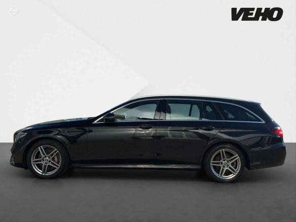 Melns Mercedes-Benz E 400 2018 Viļņa, ar dzinēja tilpumu 2.93 L un nobraukumu 178 tūkst. km par 23900 €, foto 2 vietnē AUTOMOTO.COM.LV