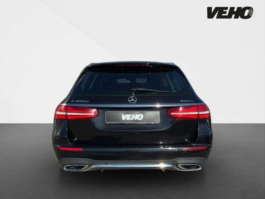 Melns Mercedes-Benz E 400 2018 Viļņa, ar dzinēja tilpumu 2.93 L un nobraukumu 178 tūkst. km par 23900 €, foto 5 vietnē AUTOMOTO.COM.LV