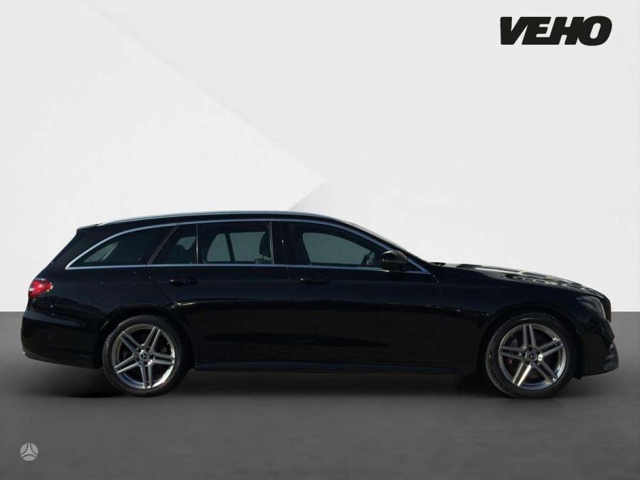Melns Mercedes-Benz E 400 2018 Viļņa, ar dzinēja tilpumu 2.93 L un nobraukumu 178 tūkst. km par 23900 €, foto 7 vietnē AUTOMOTO.COM.LV