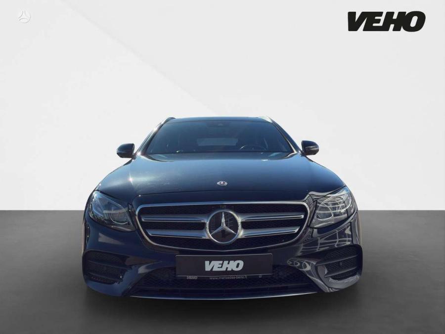 Melns Mercedes-Benz E 400 2018 Viļņa, ar dzinēja tilpumu 2.93 L un nobraukumu 178 tūkst. km par 23900 €, foto 9 vietnē AUTOMOTO.COM.LV