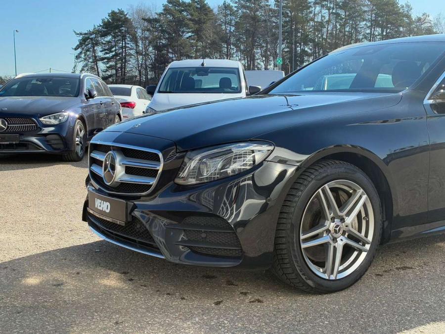 Melns Mercedes-Benz E 400 2018 Viļņa, ar dzinēja tilpumu 2.93 L un nobraukumu 178 tūkst. km par 23900 €, foto 10 vietnē AUTOMOTO.COM.LV