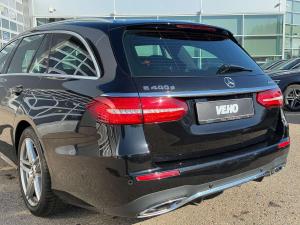 Melns Mercedes-Benz E 400 2018 Viļņa, ar dzinēja tilpumu 2.93 L un nobraukumu 178 tūkst. km par 23900 €, foto 11 vietnē AUTOMOTO.COM.LV