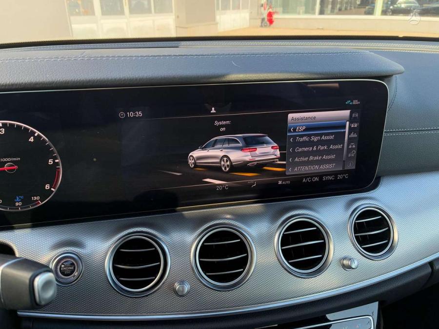 Melns Mercedes-Benz E 400 2018 Viļņa, ar dzinēja tilpumu 2.93 L un nobraukumu 178 tūkst. km par 23900 €, foto 21 vietnē AUTOMOTO.COM.LV
