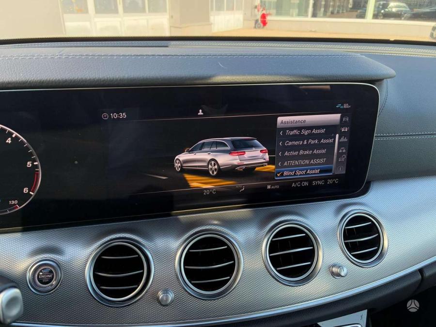 Melns Mercedes-Benz E 400 2018 Viļņa, ar dzinēja tilpumu 2.93 L un nobraukumu 178 tūkst. km par 23900 €, foto 22 vietnē AUTOMOTO.COM.LV