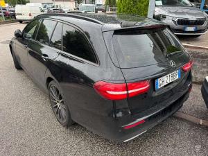 Black Mercedes-Benz E 400 2018 in Kaunas, with an engine capacity of 2.93 L and mileage of 195 thousand km for 23900 €, photo 3 on AUTOMOTO.COM.LV