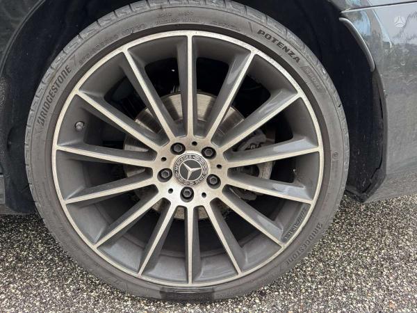 Melns Mercedes-Benz E 400 2018 Kauņa, ar dzinēja tilpumu 2.93 L un nobraukumu 195 tūkst. km par 23900 €, foto 5 vietnē AUTOMOTO.COM.LV
