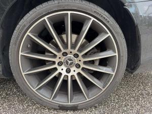 Black Mercedes-Benz E 400 2018 in Kaunas, with an engine capacity of 2.93 L and mileage of 195 thousand km for 23900 €, photo 6 on AUTOMOTO.COM.LV