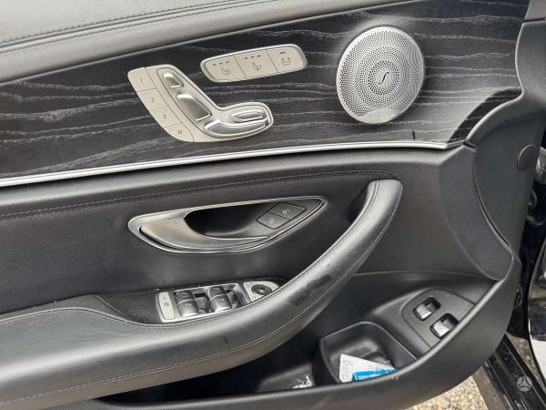 Melns Mercedes-Benz E 400 2018 Kauņa, ar dzinēja tilpumu 2.93 L un nobraukumu 195 tūkst. km par 23900 €, foto 8 vietnē AUTOMOTO.COM.LV