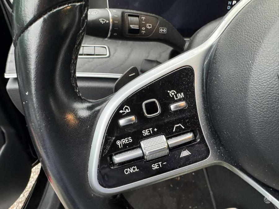 Black Mercedes-Benz E 400 2018 in Kaunas, with an engine capacity of 2.93 L and mileage of 195 thousand km for 23900 €, photo 13 on AUTOMOTO.COM.LV