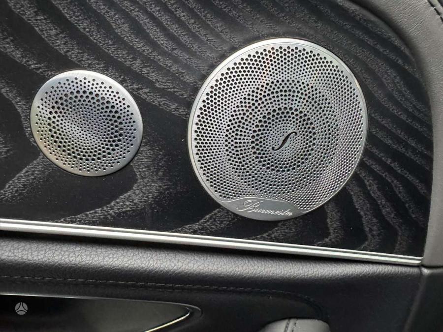 Black Mercedes-Benz E 400 2018 in Kaunas, with an engine capacity of 2.93 L and mileage of 195 thousand km for 23900 €, photo 14 on AUTOMOTO.COM.LV