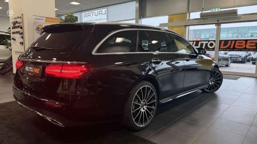 Black Mercedes-Benz E 400 2019 in Vilnius, with an engine capacity of 3.00 L and mileage of 173 thousand km for 28999 €, photo 7 on AUTOMOTO.COM.LV
