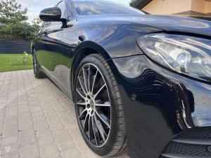 Melns Mercedes-Benz E 400 2019 Kauņa, ar dzinēja tilpumu 3.00 L un nobraukumu 106 tūkst. km par 27500 €, foto 8 vietnē AUTOMOTO.COM.LV