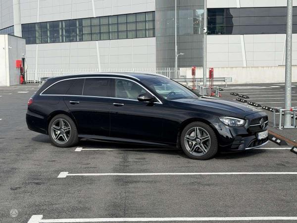 Melns Mercedes-Benz E 400 2021 Viļņa, ar dzinēja tilpumu 2.93 L un nobraukumu 139 tūkst. km par 33000 €, foto 8 vietnē AUTOMOTO.COM.LV