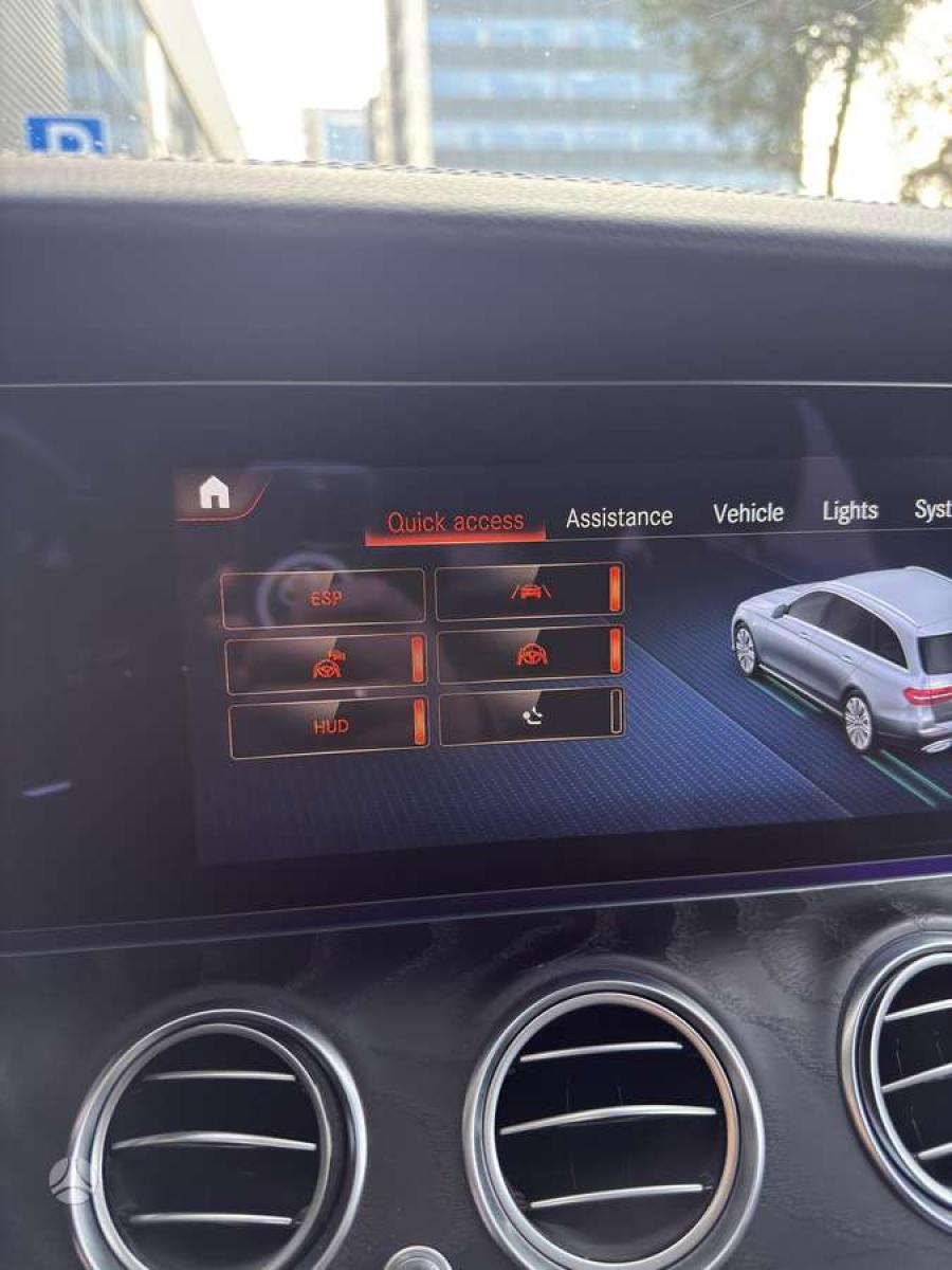 Melns Mercedes-Benz E 400 2021 Viļņa, ar dzinēja tilpumu 2.93 L un nobraukumu 139 tūkst. km par 33000 €, foto 11 vietnē AUTOMOTO.COM.LV
