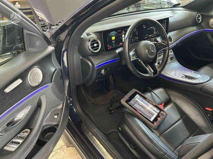 Blue Mercedes-Benz E 400 2023 in Klaipeda, with an engine capacity of 2.93 L and mileage of 120 thousand km for 19500 €, photo 4 on AUTOMOTO.COM.LV