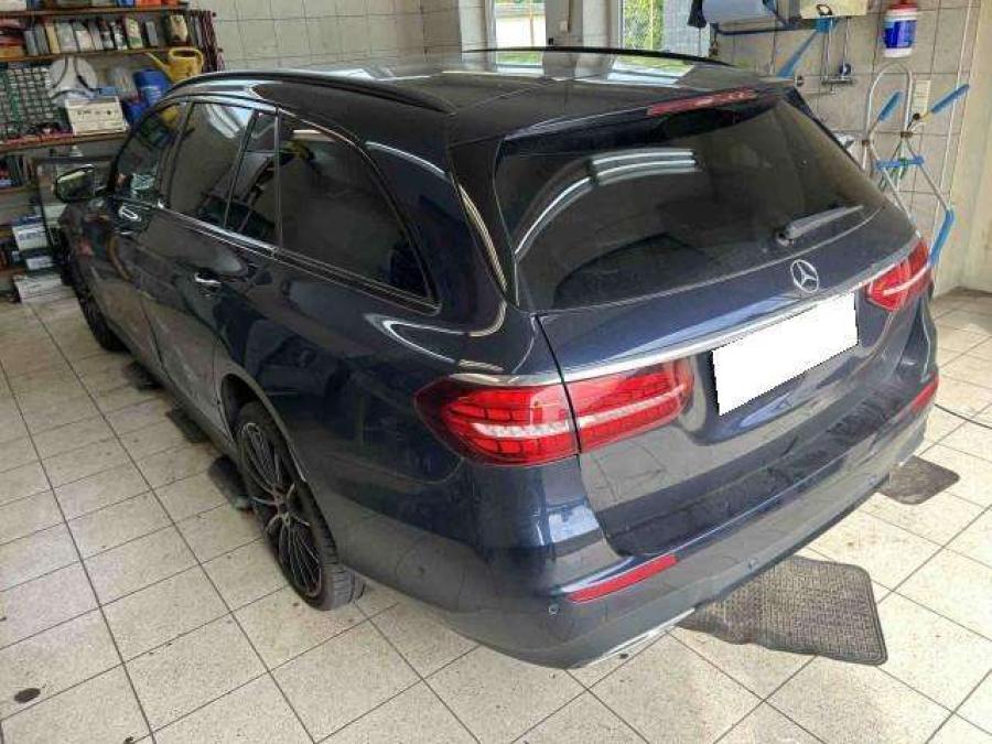 Blue Mercedes-Benz E 400 2023 in Klaipeda, with an engine capacity of 2.93 L and mileage of 120 thousand km for 19500 €, photo 6 on AUTOMOTO.COM.LV
