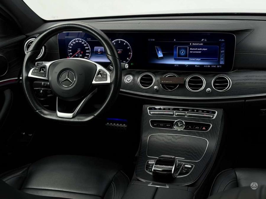 Zils Mercedes-Benz E 400 2017 Viļņa, ar dzinēja tilpumu 3.50 L un nobraukumu 180 tūkst. km par 23990 €, foto 17 vietnē AUTOMOTO.COM.LV