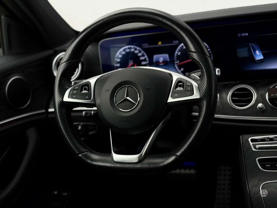 Zils Mercedes-Benz E 400 2017 Viļņa, ar dzinēja tilpumu 3.50 L un nobraukumu 180 tūkst. km par 23990 €, foto 18 vietnē AUTOMOTO.COM.LV