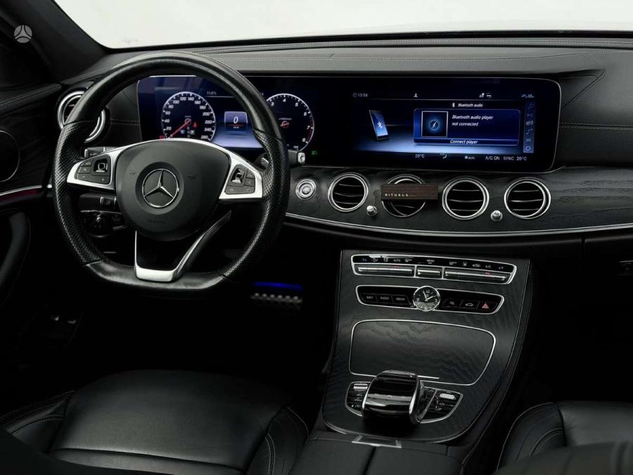 Blue Mercedes-Benz E 400 2017 in Vilnius, with an engine capacity of 3.50 L and mileage of 180 thousand km for 23450 €, photo 17 on AUTOMOTO.COM.LV