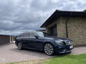 Blue Mercedes-Benz E 400 2017 in Kaunas, with an engine capacity of 3.50 L and mileage of 180 thousand km for 19900 €, photo 3 on AUTOMOTO.COM.LV