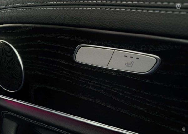 Blue Mercedes-Benz E 400 2017 in Kaunas, with an engine capacity of 3.50 L and mileage of 180 thousand km for 19900 €, photo 10 on AUTOMOTO.COM.LV