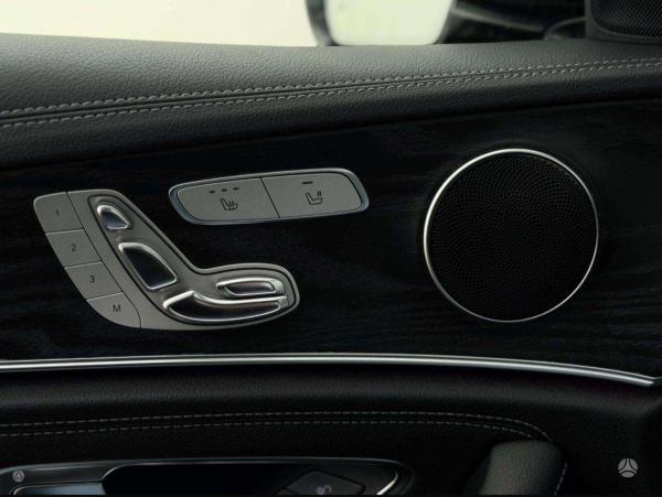 Blue Mercedes-Benz E 400 2017 in Kaunas, with an engine capacity of 3.50 L and mileage of 180 thousand km for 19900 €, photo 11 on AUTOMOTO.COM.LV