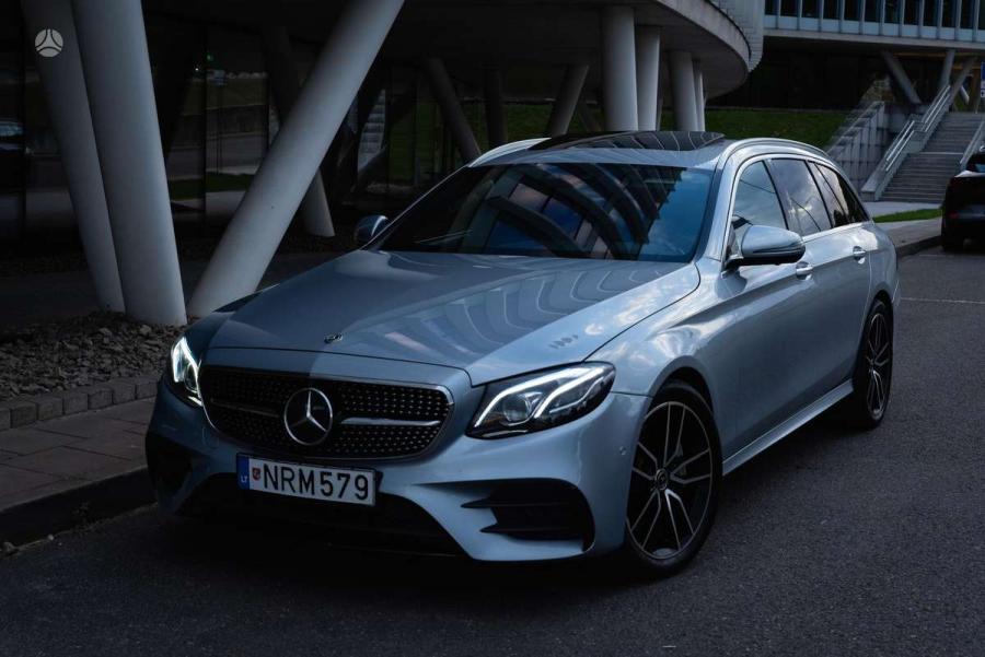 Zils Mercedes-Benz E 400 2018 Viļņa, ar dzinēja tilpumu 2.99 L un nobraukumu 155 tūkst. km par 24900 €, foto 3 vietnē AUTOMOTO.COM.LV