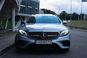 Zils Mercedes-Benz E 400 2018 Viļņa, ar dzinēja tilpumu 2.99 L un nobraukumu 155 tūkst. km par 24900 €, foto 4 vietnē AUTOMOTO.COM.LV