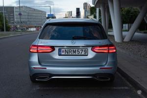 Zils Mercedes-Benz E 400 2018 Viļņa, ar dzinēja tilpumu 2.99 L un nobraukumu 155 tūkst. km par 24900 €, foto 7 vietnē AUTOMOTO.COM.LV