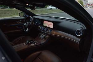Zils Mercedes-Benz E 400 2018 Viļņa, ar dzinēja tilpumu 2.99 L un nobraukumu 155 tūkst. km par 24900 €, foto 11 vietnē AUTOMOTO.COM.LV