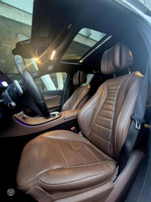 Zils Mercedes-Benz E 400 2018 Viļņa, ar dzinēja tilpumu 2.99 L un nobraukumu 155 tūkst. km par 24900 €, foto 13 vietnē AUTOMOTO.COM.LV
