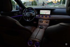 Zils Mercedes-Benz E 400 2018 Viļņa, ar dzinēja tilpumu 2.99 L un nobraukumu 155 tūkst. km par 24900 €, foto 19 vietnē AUTOMOTO.COM.LV