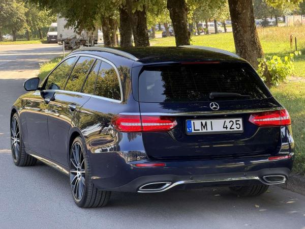 Zils Mercedes-Benz E 400 2019 Viļņa, ar dzinēja tilpumu 2.93 L un nobraukumu 178 tūkst. km par 29600 €, foto 6 vietnē AUTOMOTO.COM.LV