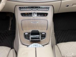 Brown Mercedes-Benz E 400 2018 in Vilnius, with an engine capacity of 3.00 L and mileage of 104 thousand km for 29000 €, photo 18 on AUTOMOTO.COM.LV