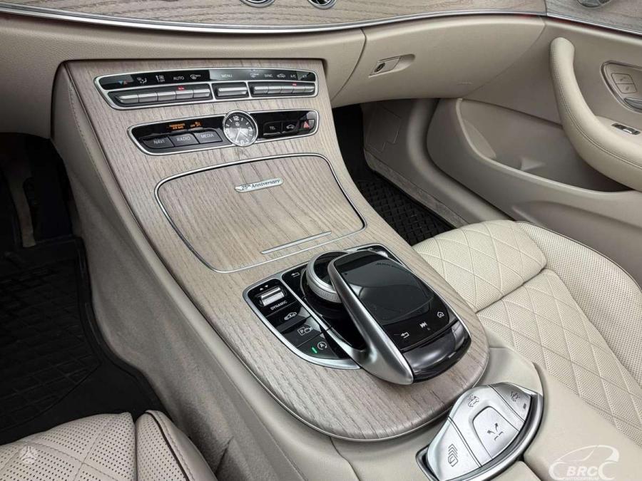 Brown Mercedes-Benz E 400 2018 in Vilnius, with an engine capacity of 3.00 L and mileage of 104 thousand km for 29000 €, photo 28 on AUTOMOTO.COM.LV
