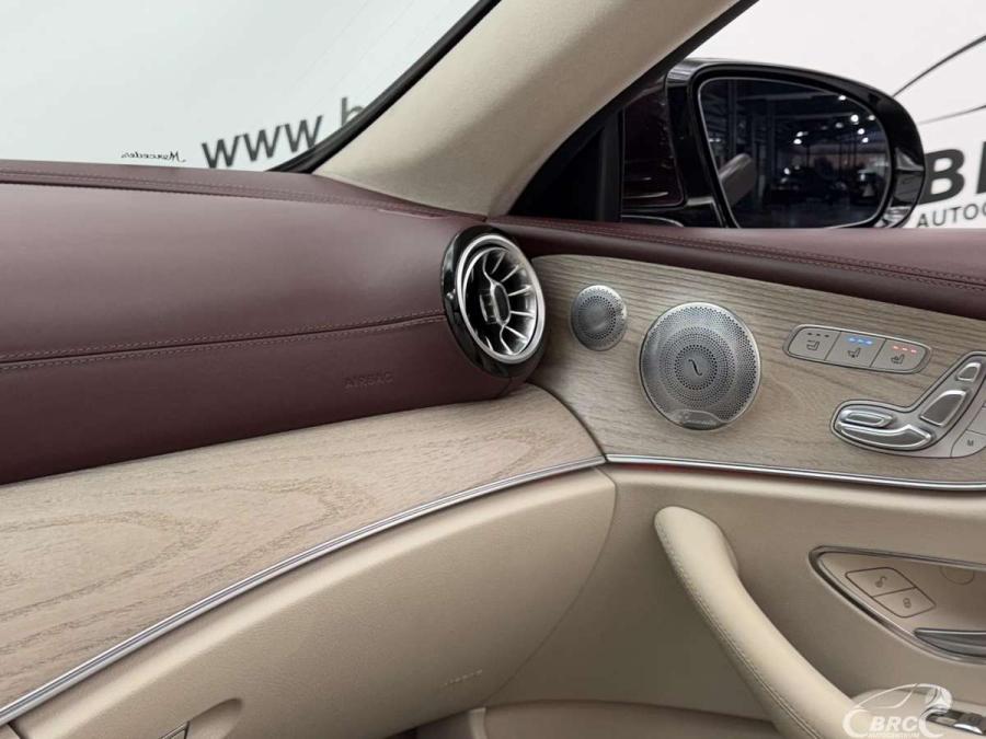 Brown Mercedes-Benz E 400 2018 in Vilnius, with an engine capacity of 3.00 L and mileage of 104 thousand km for 29000 €, photo 31 on AUTOMOTO.COM.LV