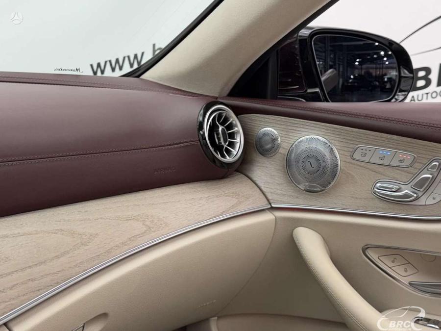 Brown Mercedes-Benz E 400 2018 in Vilnius, with an engine capacity of 3.00 L and mileage of 104 thousand km for 29000 €, photo 31 on AUTOMOTO.COM.LV