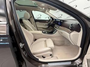 Brown Mercedes-Benz E 400 2017 in Vilnius, with an engine capacity of 3.50 L and mileage of 138 thousand km for 25500 €, photo 12 on AUTOMOTO.COM.LV