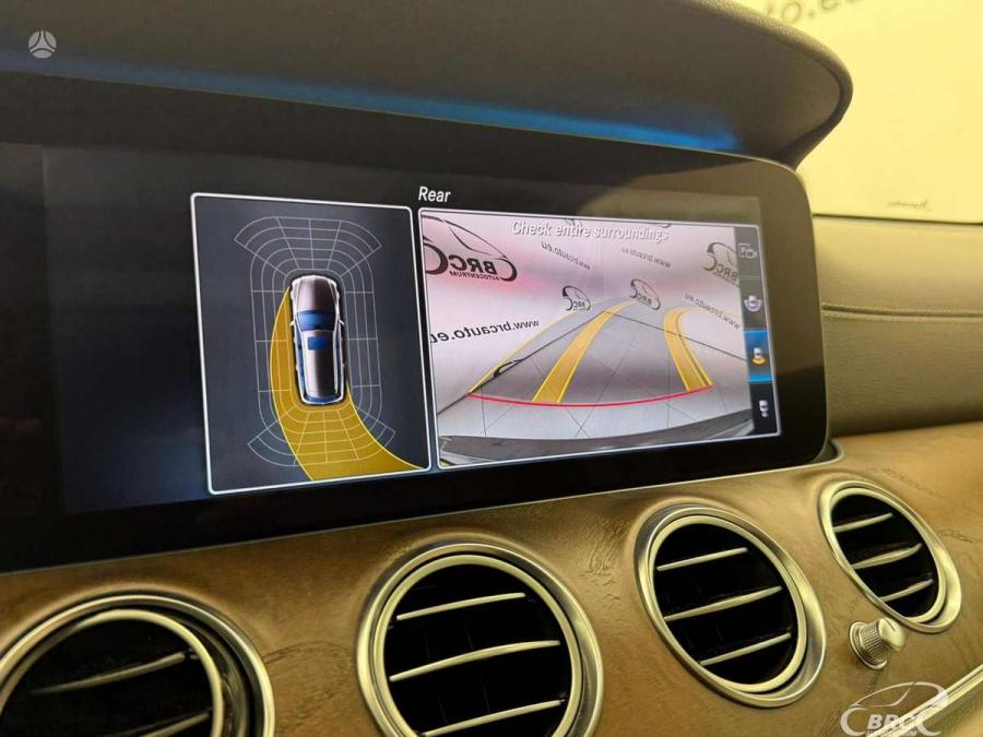 Brown Mercedes-Benz E 400 2017 in Vilnius, with an engine capacity of 3.50 L and mileage of 138 thousand km for 25500 €, photo 13 on AUTOMOTO.COM.LV