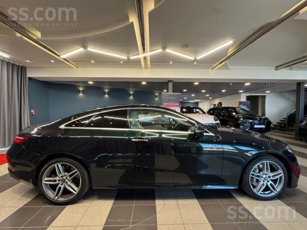 Zaļš Mercedes-Benz E 400 2018 Rīga, ar dzinēja tilpumu 3.00 L un nobraukumu 50 tūkst. km par 34500 €, foto 7 vietnē AUTOMOTO.COM.LV