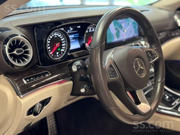 Zaļš Mercedes-Benz E 400 2018 Rīga, ar dzinēja tilpumu 3.00 L un nobraukumu 50 tūkst. km par 34500 €, foto 10 vietnē AUTOMOTO.COM.LV