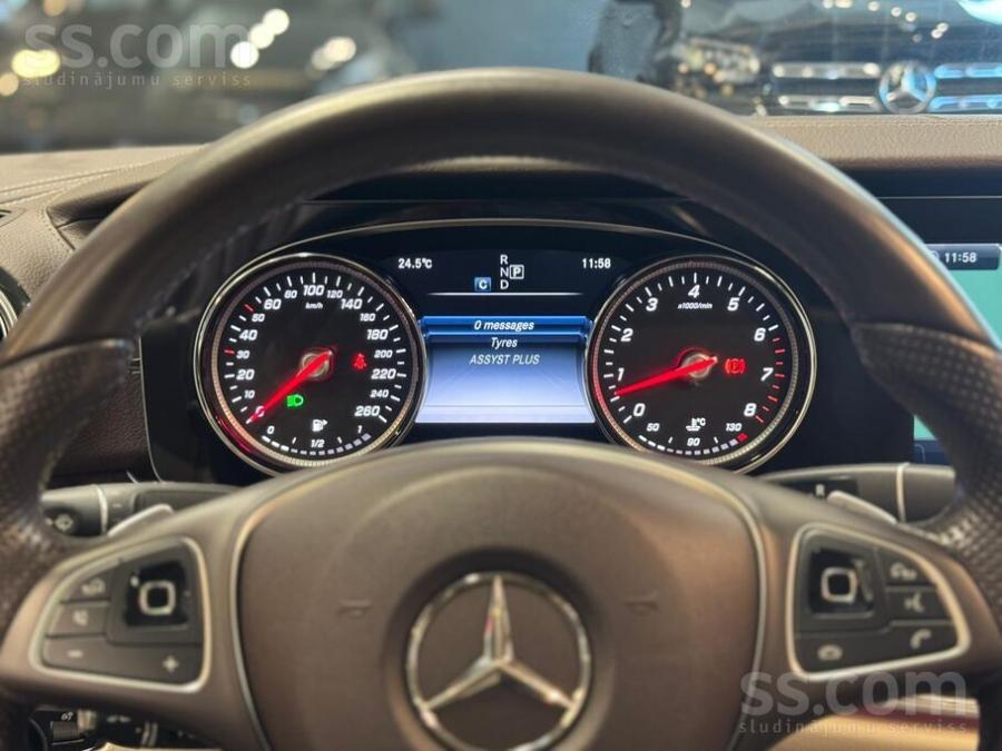 Zaļš Mercedes-Benz E 400 2018 Rīga, ar dzinēja tilpumu 3.00 L un nobraukumu 50 tūkst. km par 34500 €, foto 14 vietnē AUTOMOTO.COM.LV