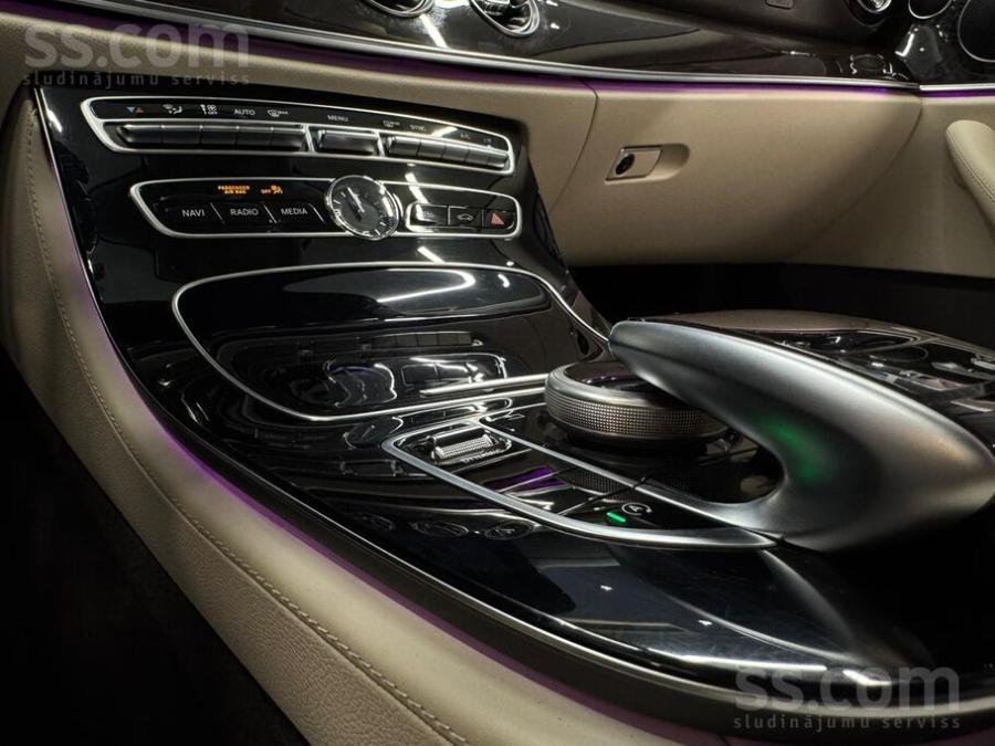 Zaļš Mercedes-Benz E 400 2018 Rīga, ar dzinēja tilpumu 3.00 L un nobraukumu 50 tūkst. km par 34500 €, foto 17 vietnē AUTOMOTO.COM.LV