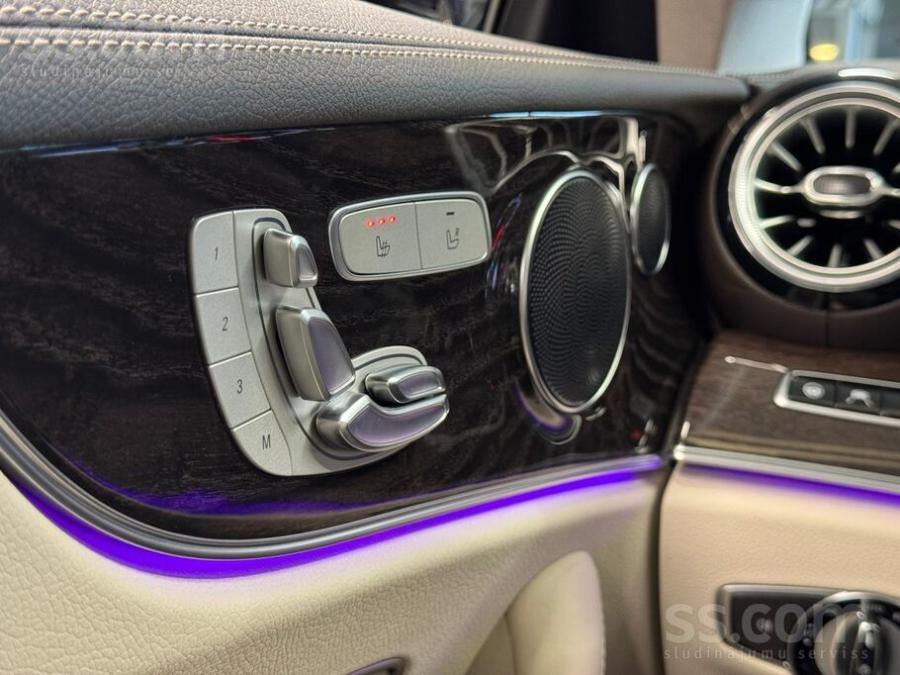 Zaļš Mercedes-Benz E 400 2018 Rīga, ar dzinēja tilpumu 3.00 L un nobraukumu 50 tūkst. km par 34500 €, foto 23 vietnē AUTOMOTO.COM.LV