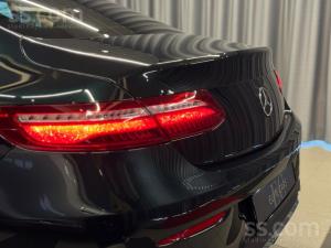 Zaļš Mercedes-Benz E 400 2018 Rīga, ar dzinēja tilpumu 3.00 L un nobraukumu 50 tūkst. km par 34500 €, foto 24 vietnē AUTOMOTO.COM.LV