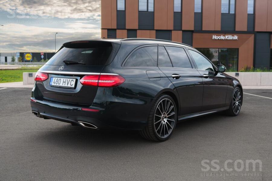 Zaļš Mercedes-Benz E 400 2017 Tallina, ar dzinēja tilpumu 3.50 L un nobraukumu 243 tūkst. km par 20490 €, foto 5 vietnē AUTOMOTO.COM.LV