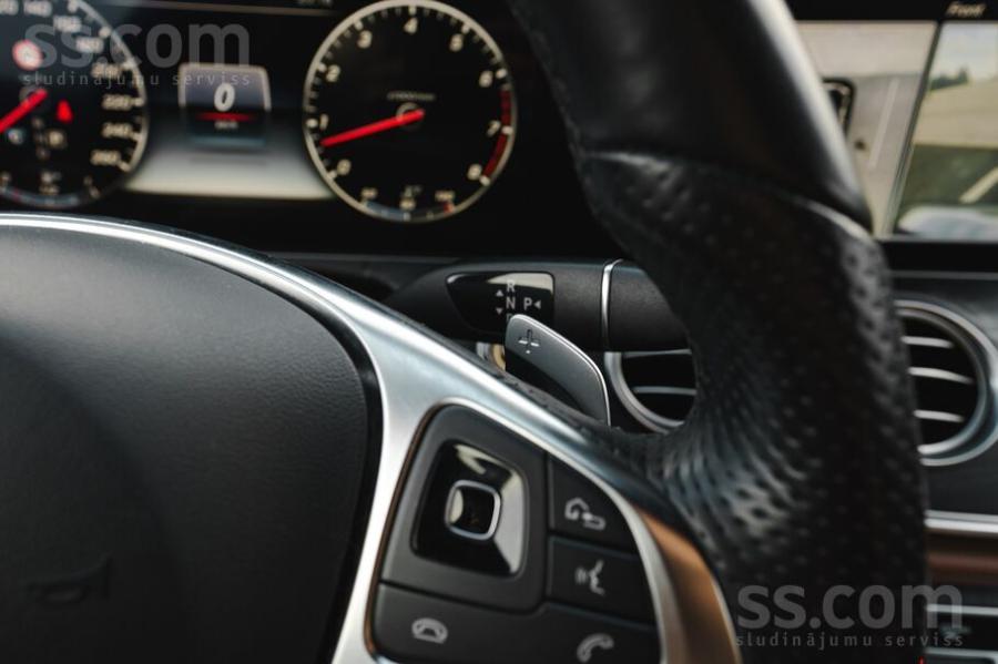 Zaļš Mercedes-Benz E 400 2017 Tallina, ar dzinēja tilpumu 3.50 L un nobraukumu 243 tūkst. km par 20490 €, foto 15 vietnē AUTOMOTO.COM.LV