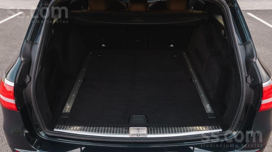 Zaļš Mercedes-Benz E 400 2017 Tallina, ar dzinēja tilpumu 3.50 L un nobraukumu 243 tūkst. km par 20490 €, foto 20 vietnē AUTOMOTO.COM.LV