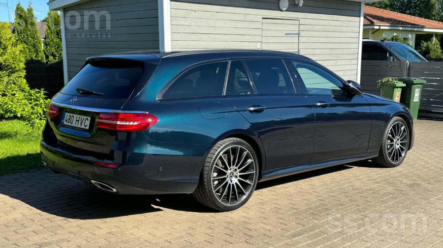 Zaļš Mercedes-Benz E 400 2017 Tallina, ar dzinēja tilpumu 3.50 L un nobraukumu 243 tūkst. km par 20490 €, foto 22 vietnē AUTOMOTO.COM.LV