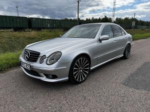 Pelēks Mercedes-Benz E 400 2004 Utena, ar dzinēja tilpumu 3.99 L un nobraukumu 261 tūkst. km par 5900 €, foto  vietnē AUTOMOTO.COM.LV